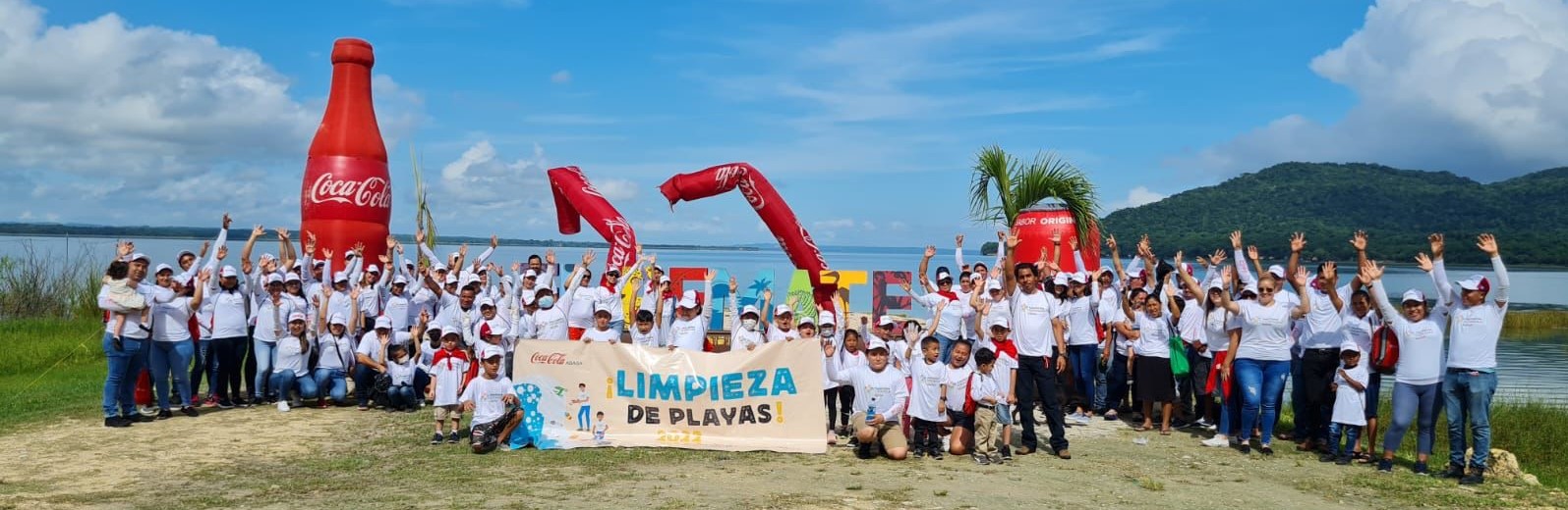 Sistema de Embotelladores Coca-Cola realiza jornada de limpieza de playas